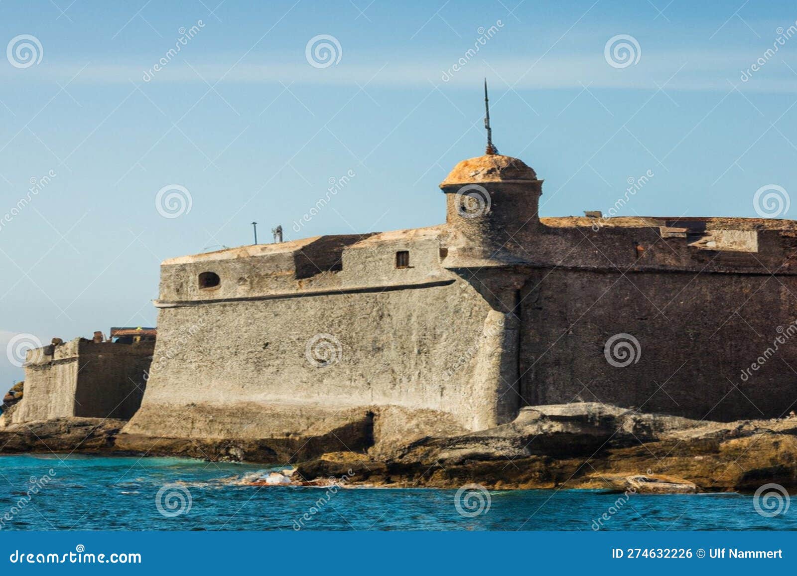 Historical Fort at the Ocean Stock Illustration - Illustration of white ...