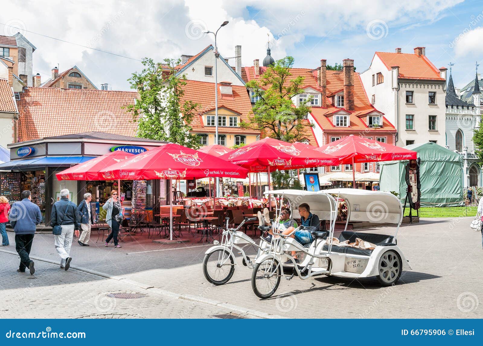 Historisch Centrum Van Riga Letland Redactionele Foto - Image of ...
