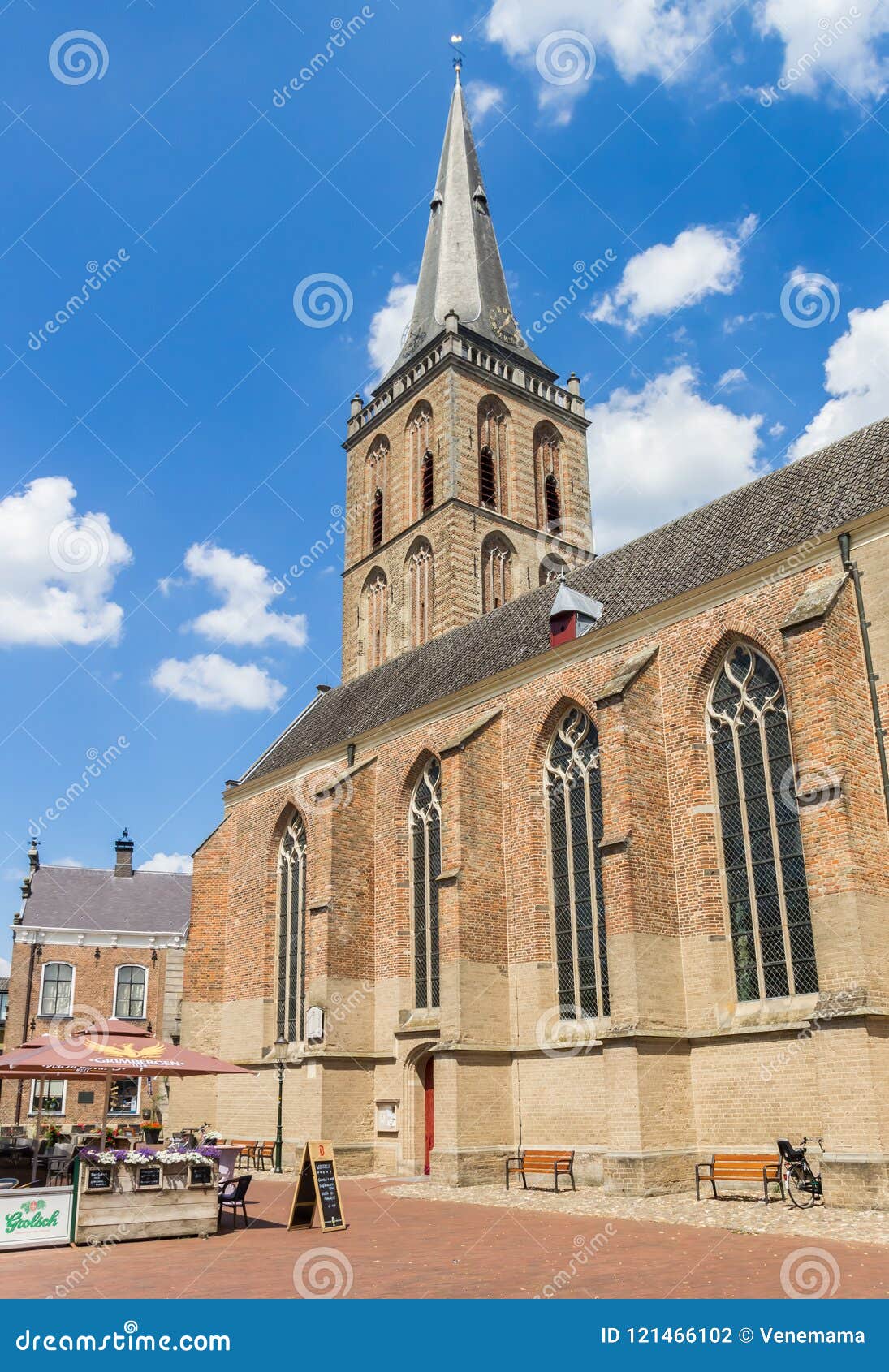 Historische Gudula-kerk in Het Centrum Van Lochem Redactionele ...