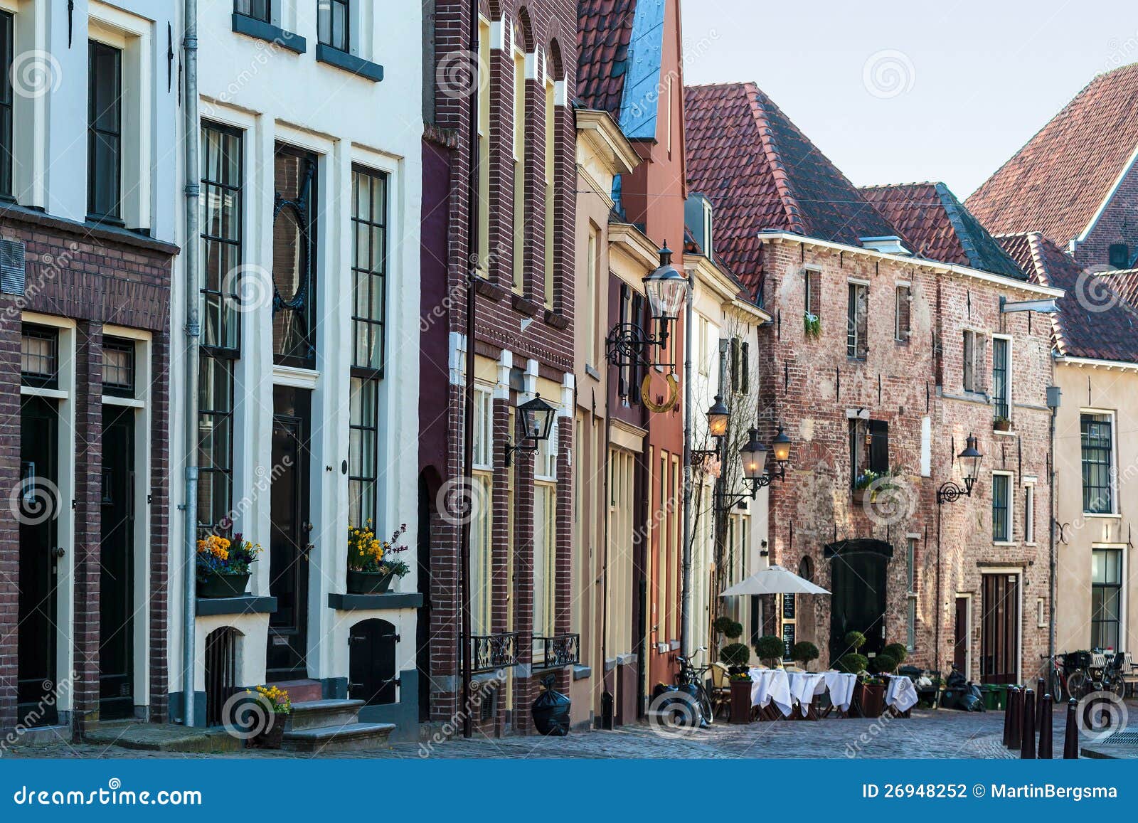 Historische Straat in De Nederlandse Stad Deventer Stock Foto - Image ...