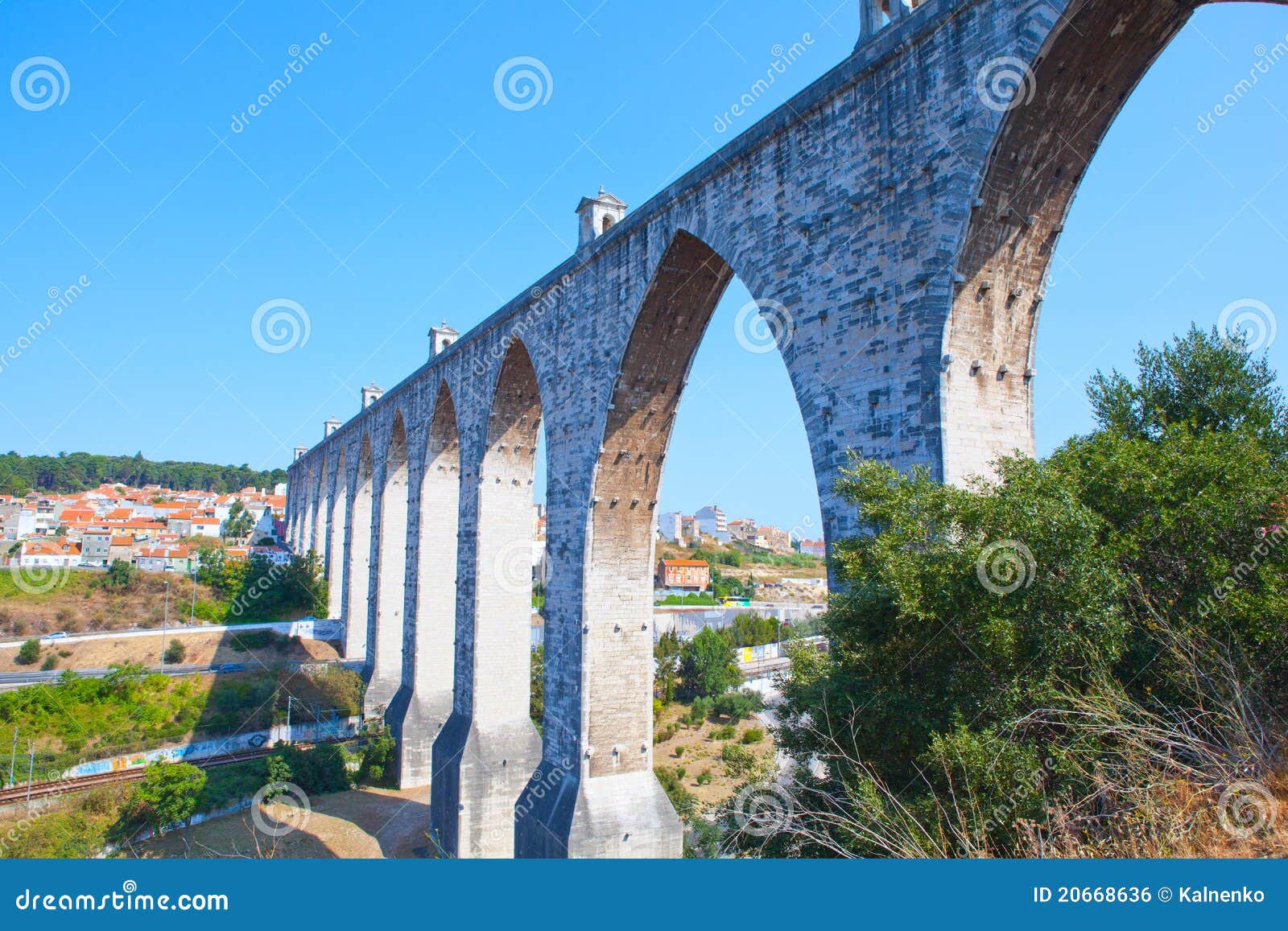 Historisk akvedukt arkivfoto. Bild av gotiskt, konstruktion - 20668636