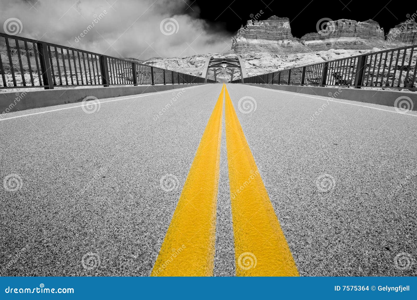 Hite bridge, Glen Canyon stock photo. Image of glen, desert - 7575364