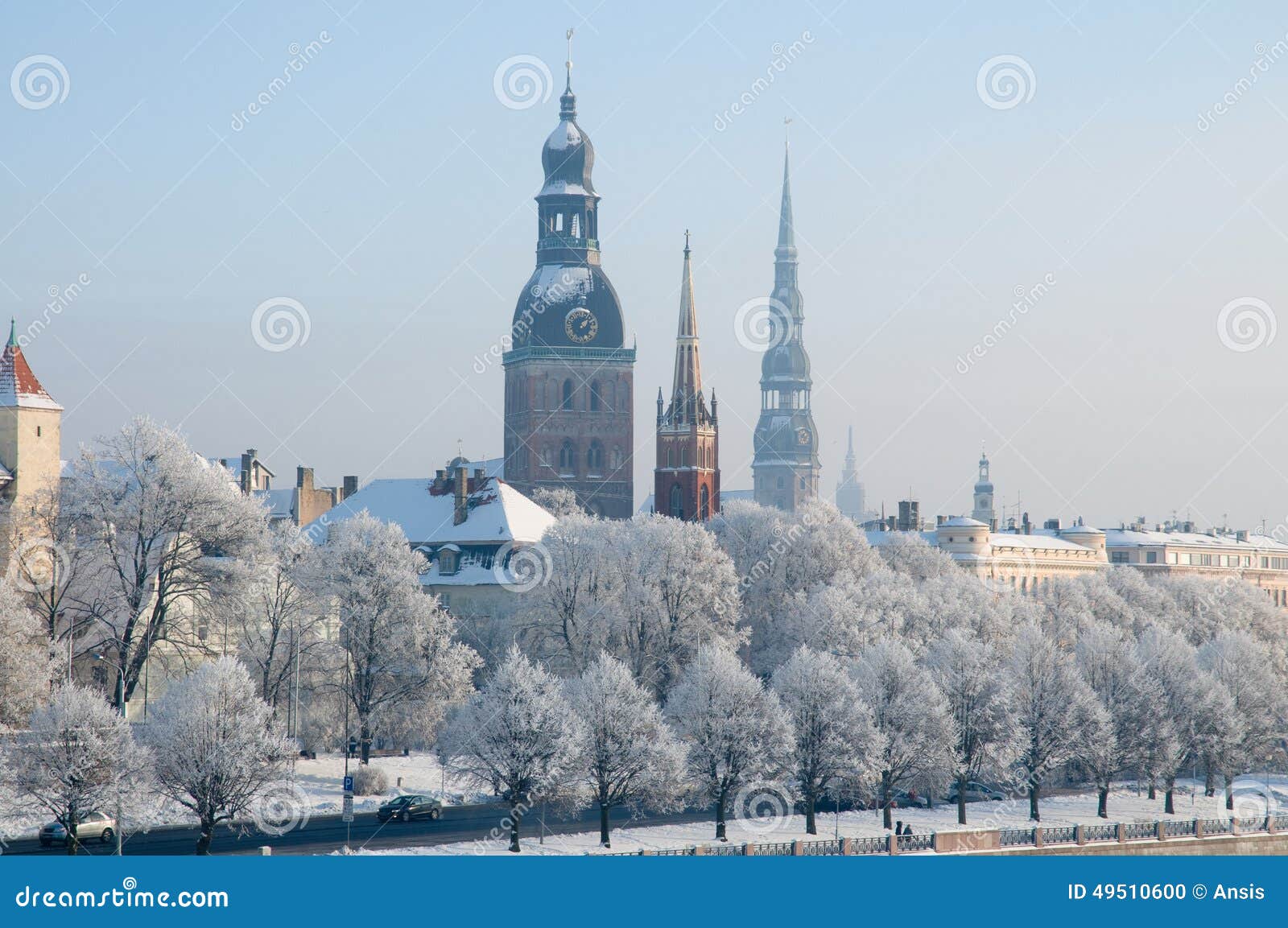 Hiver à Riga, Lettonie photo stock. Image du ciel, architecture - 49510600