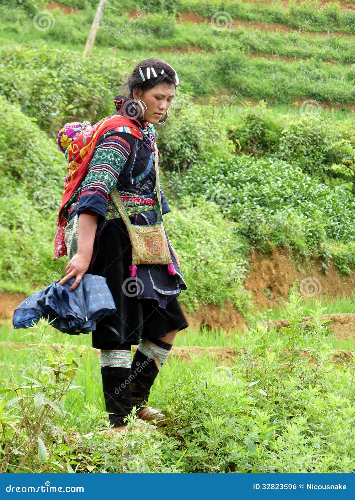 Hmong woman editorial photo. Image of colorful, people - 32823596