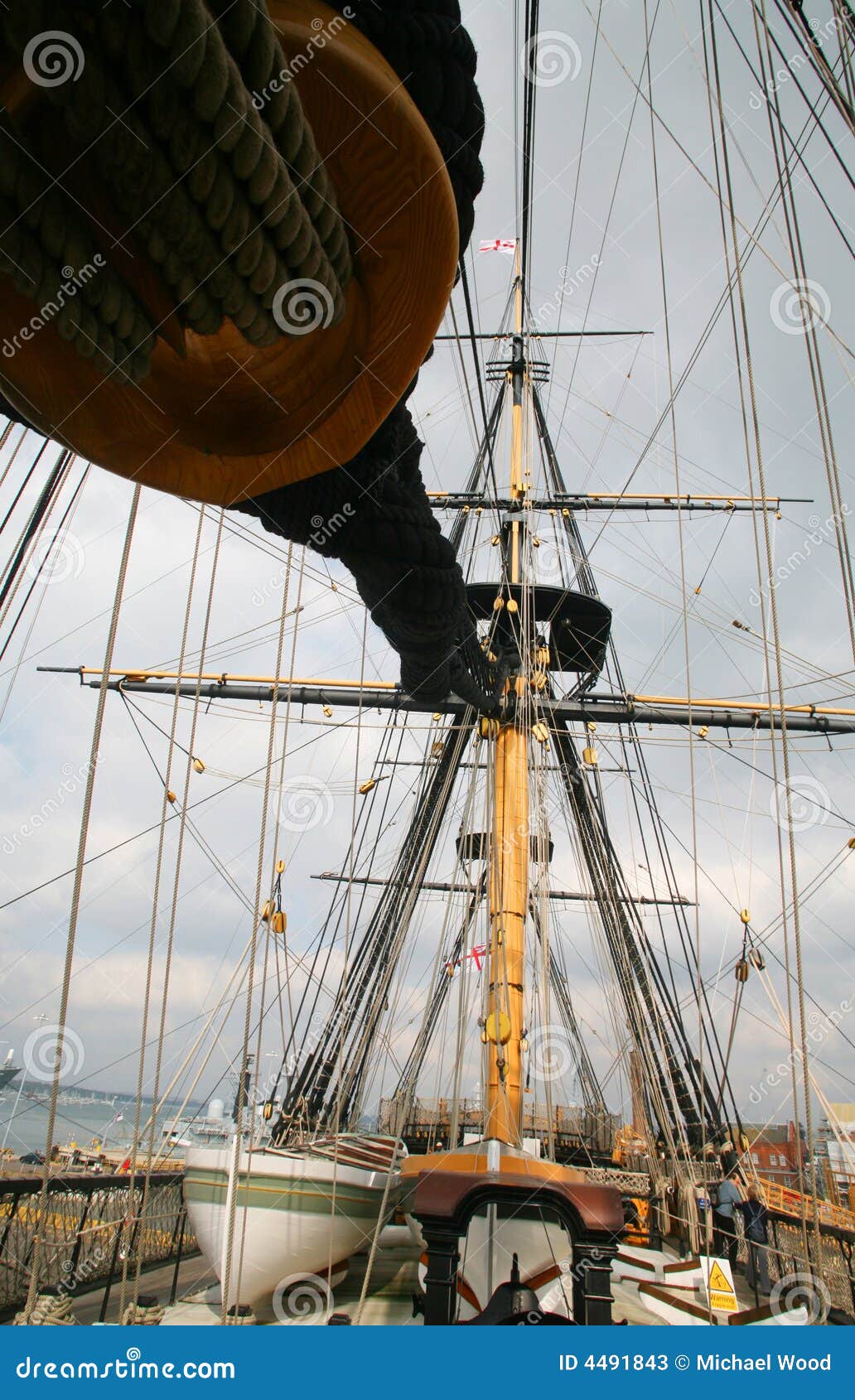 HMS Victory Main Course Yard & Mast Stock Image - Image of tall ...