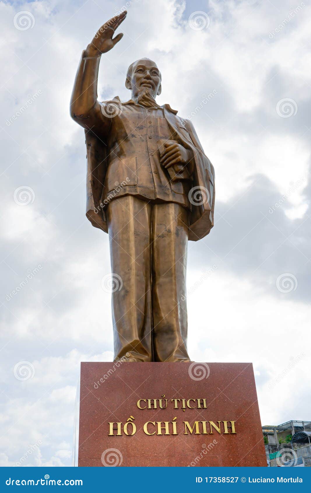 Ho Chi Minh Statue editorial photography. Image of vietnamese - 17358527