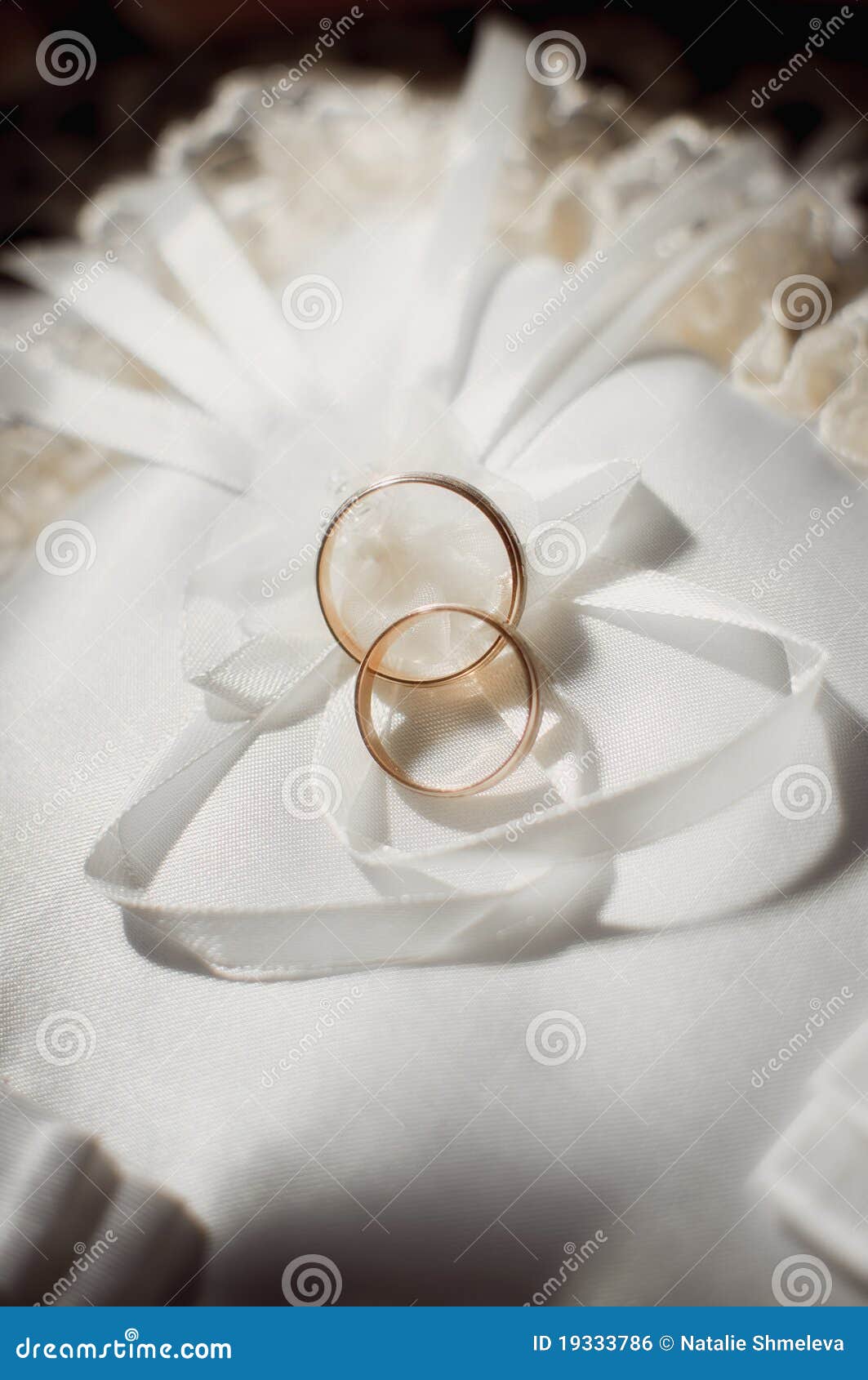 Hochzeitsringe Bild. Bild: 19333786