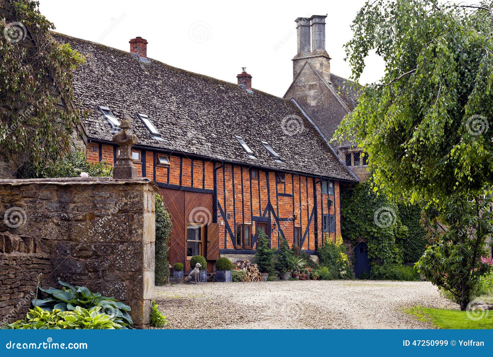 Hof Im Alten Englischen Landsitz Und in Der Scheune Stockbild - Bild ...