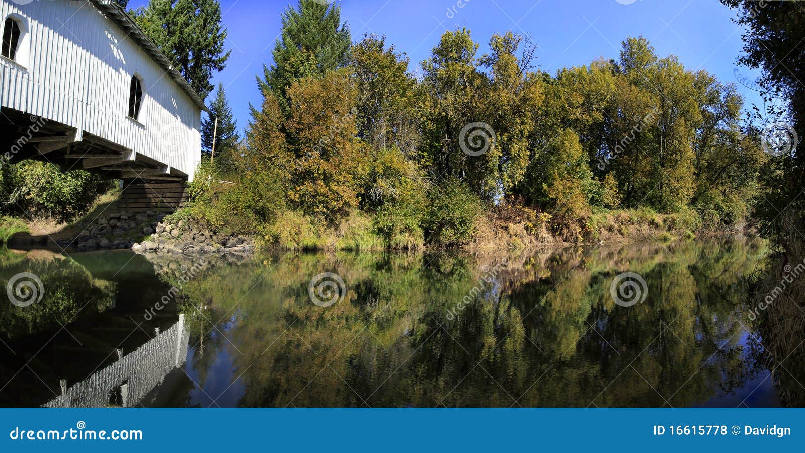 Hoffman Covered Bridge Over Crabtree Creek Stock Photo - Image of ...