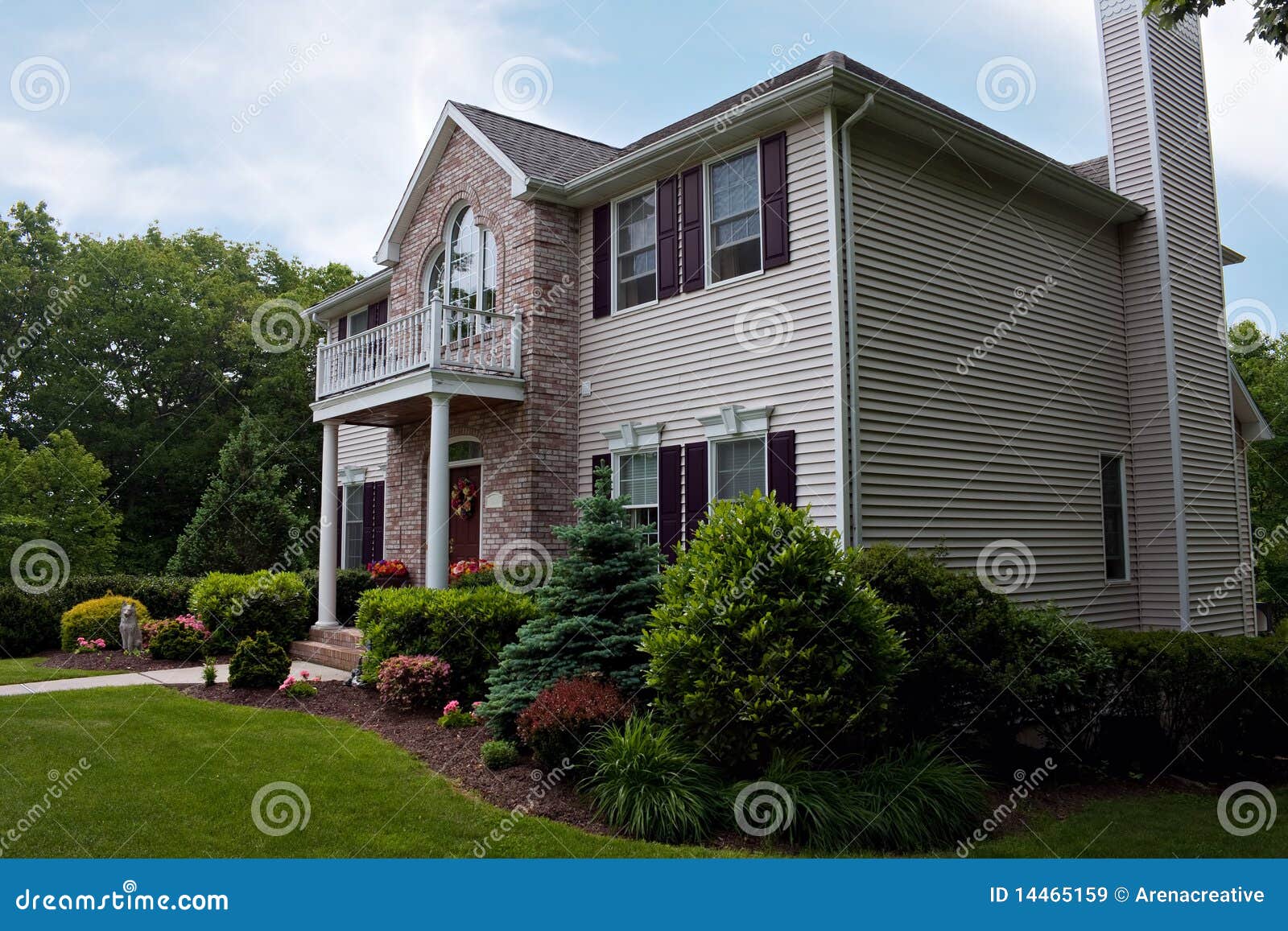 Hogar de lujo moderno imagen de archivo. Imagen de residencia - 14465159