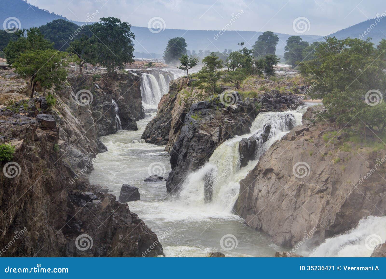 Hogenakkal Waterfalls & River View Stock Image - Image of salem, stream ...