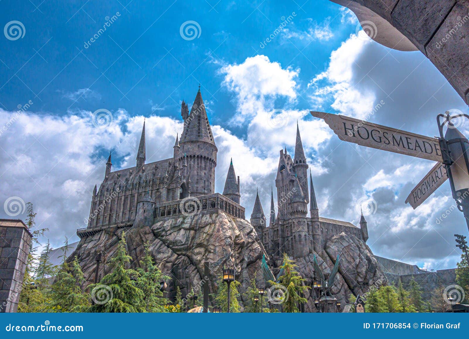 Hogwarts Castle in Universal Studios in Los Angeles Editorial Stock ...