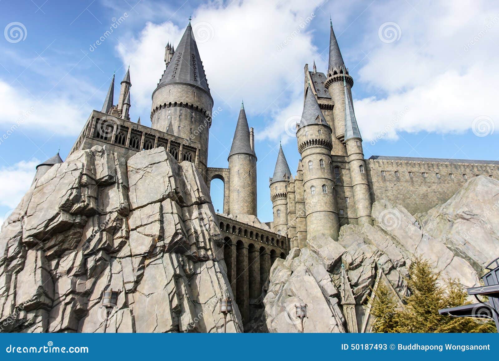 Hogwarts Castle In The Wizarding World Of Harry Potter Attraction In ...