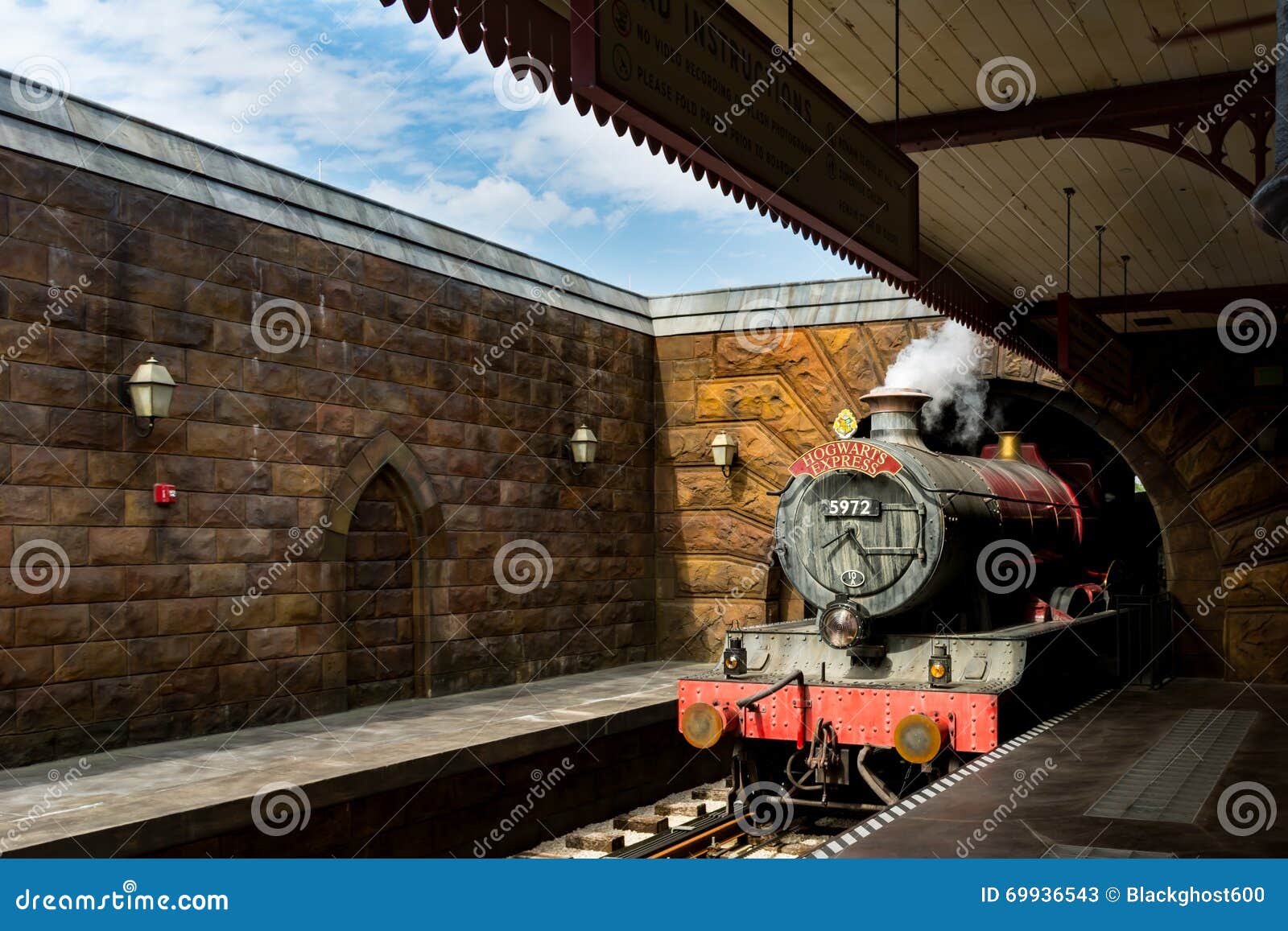 Hogwarts Express Train at at Universal Studios Florida Editorial Stock ...