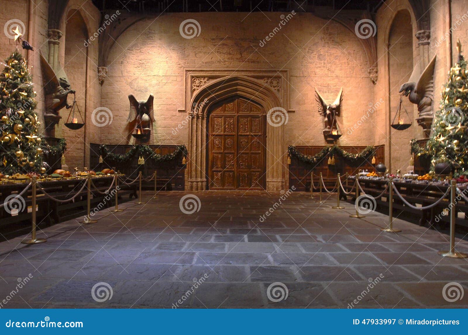 Hogwarts great hall editorial photography. Image of tourist - 47933997