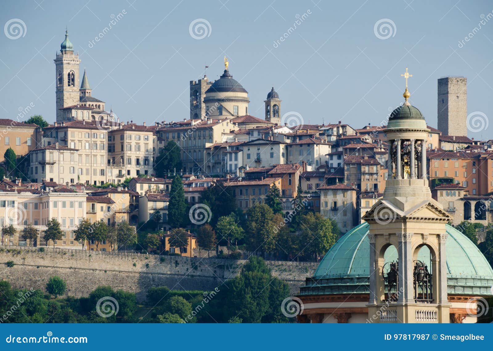 Hohe Stadt Bergamos redaktionelles stockfotografie. Bild von ansicht ...