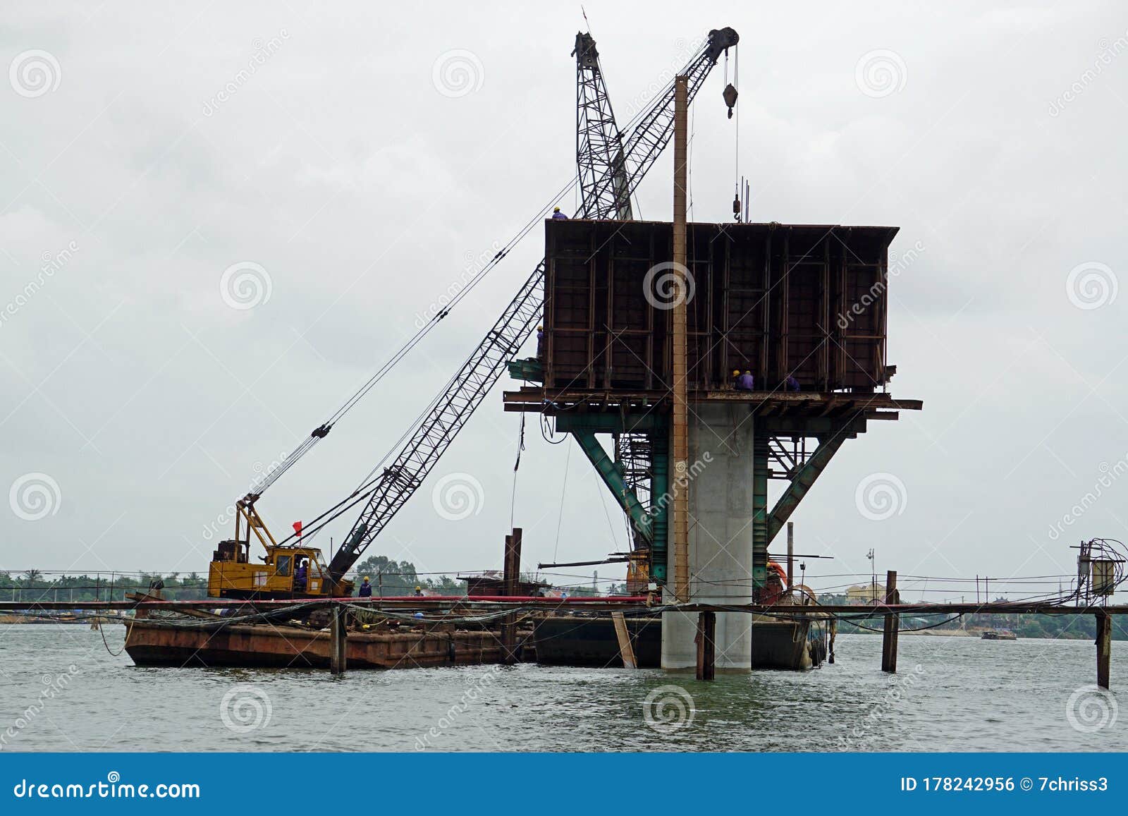 Hoi an, Vietnam, Circa Feruary 2020: Construction Workers Building a ...