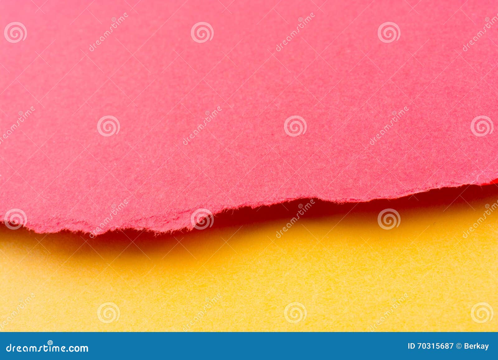 Hoja de papel rasgada imagen de archivo. Imagen de color - 70315687