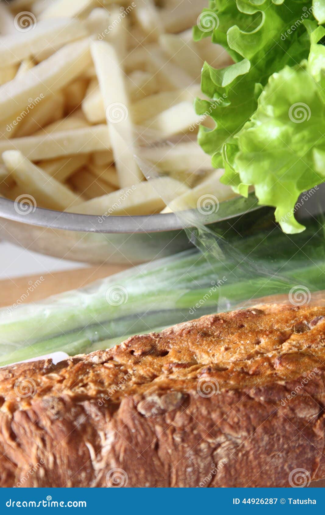 Hoja Del Pan Y De La Lechuga Imagen de archivo - Imagen de ensalada ...