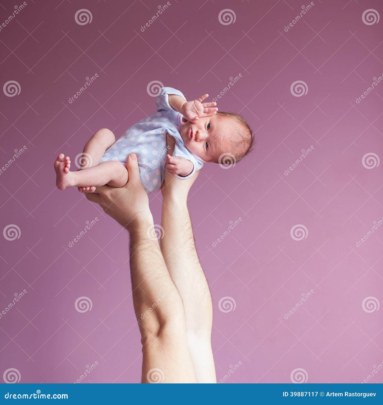 ¡Hola, mundo! imagen de archivo. Imagen de manos, newborn - 39887117