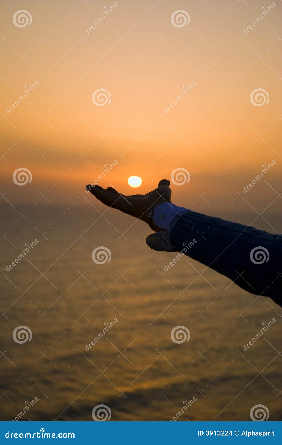 Hold the sun stock photo. Image of horizon, ocean, renewable - 3913224
