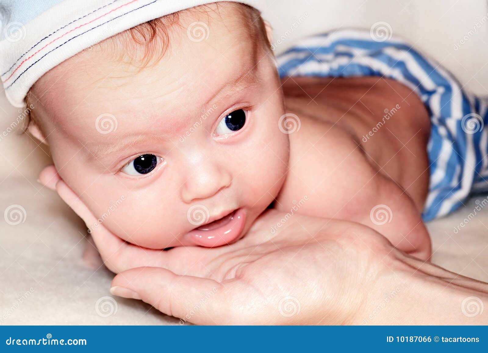 Holding the head stock photo. Image of help, head, baby - 10187066