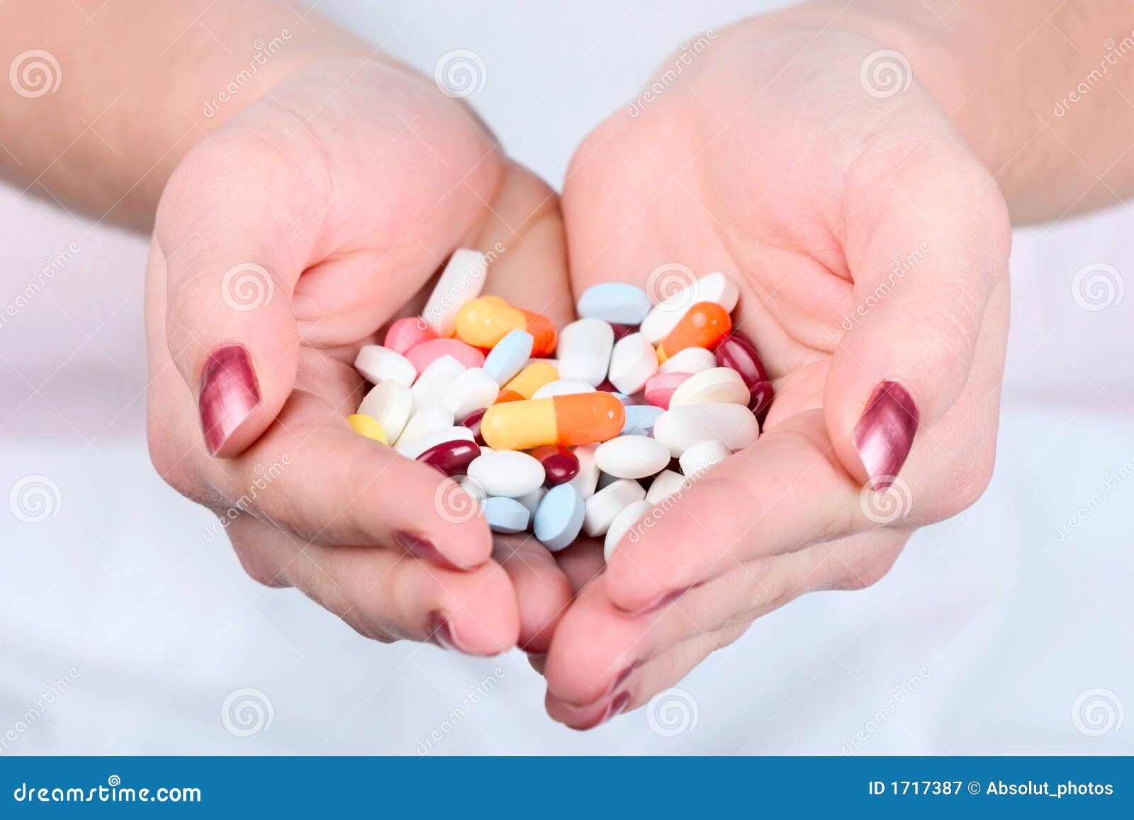 Holding out pills stock image. Image of give, labcoat - 1717387