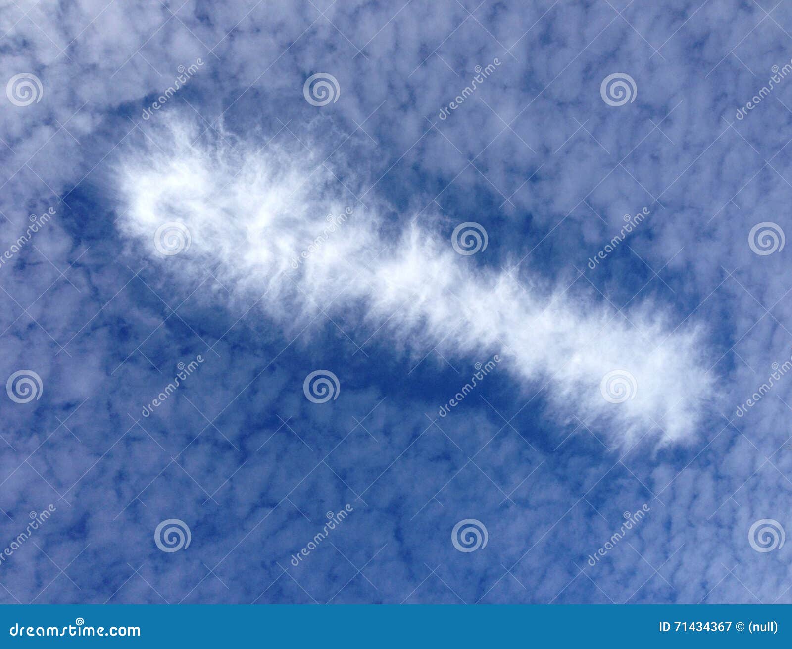 Hole punch cloud stock image. Image of fallstreak, punch - 71434367