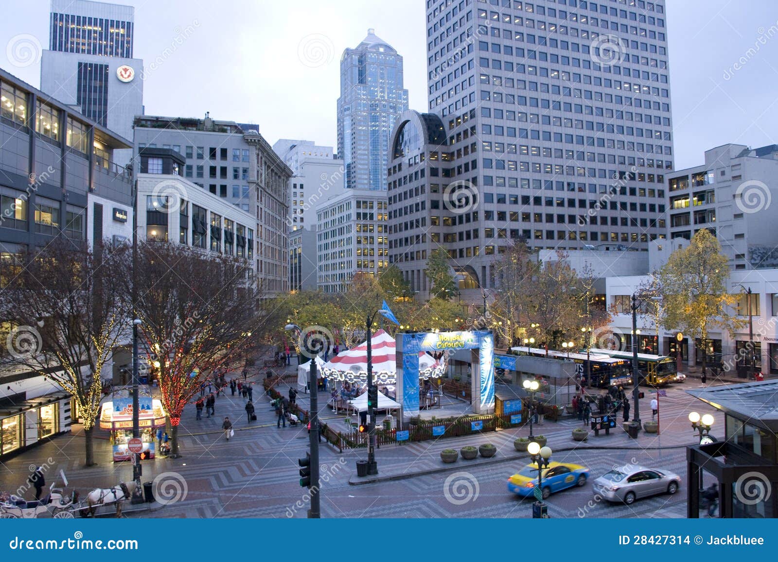 Downtown Seattle Skyline At Night From Dr. Jose Rizal Park In Seattle ...