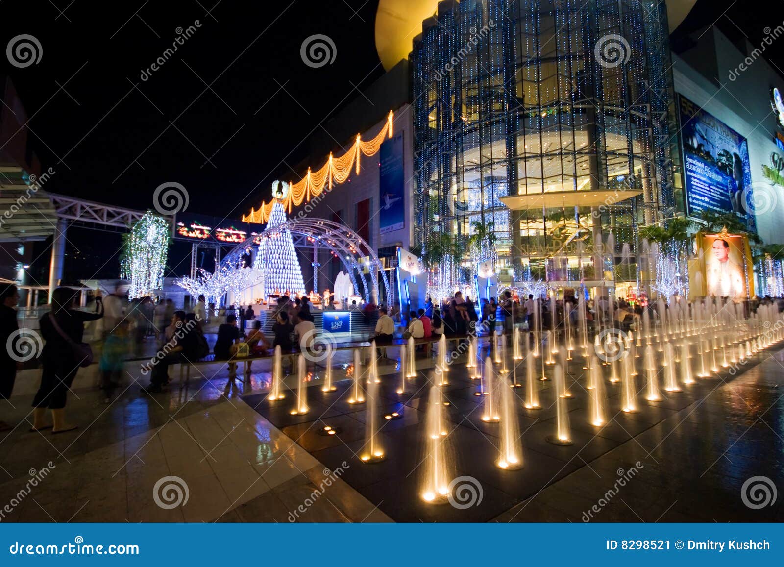Holliday Lights of Bangkok editorial photo. Image of abstract - 8298521