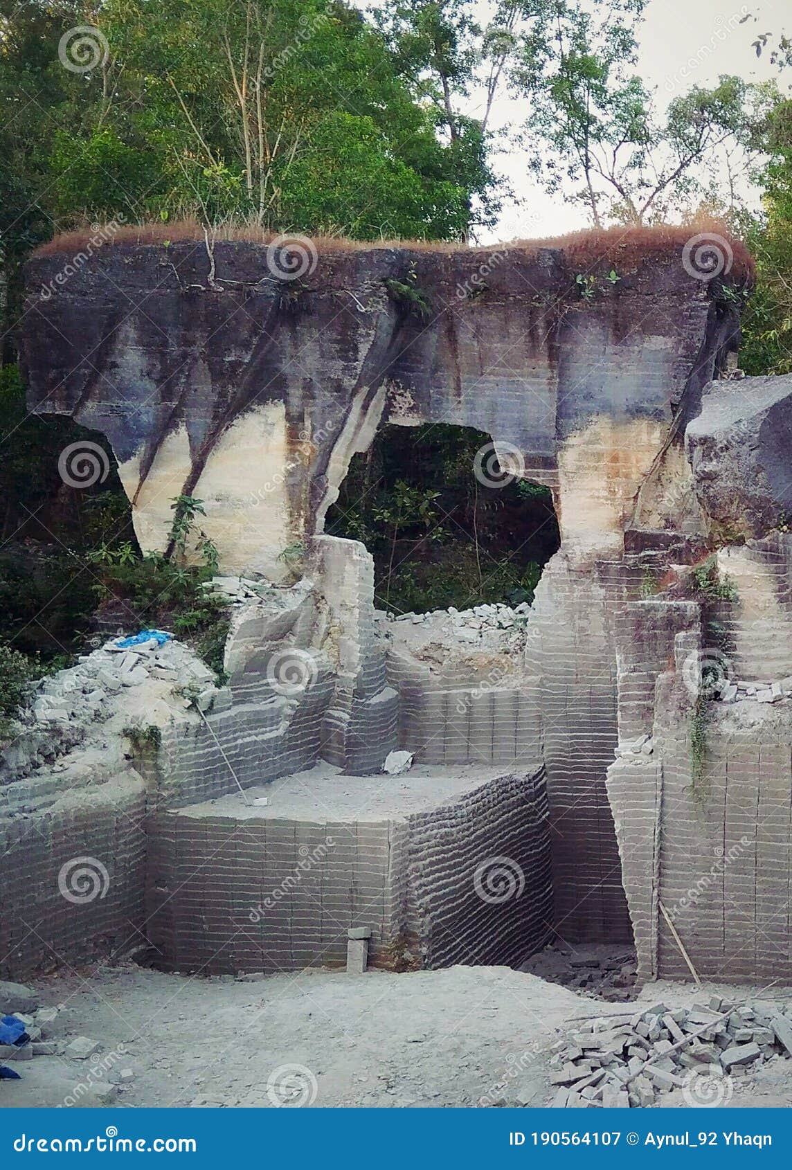 The Hollow Stone Of Tolvan | A Portal Without A Tomb Stock Photo ...