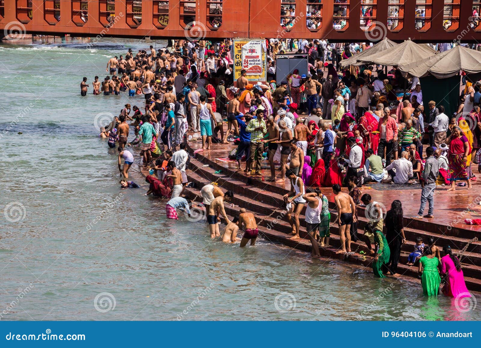Holy bath in the Ganges editorial photo. Image of puja - 96404106