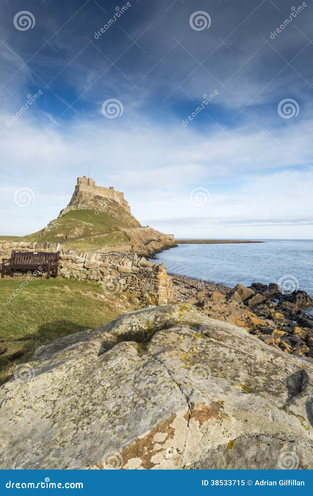 Holy Island castle stock image. Image of lindisfarne - 38533715
