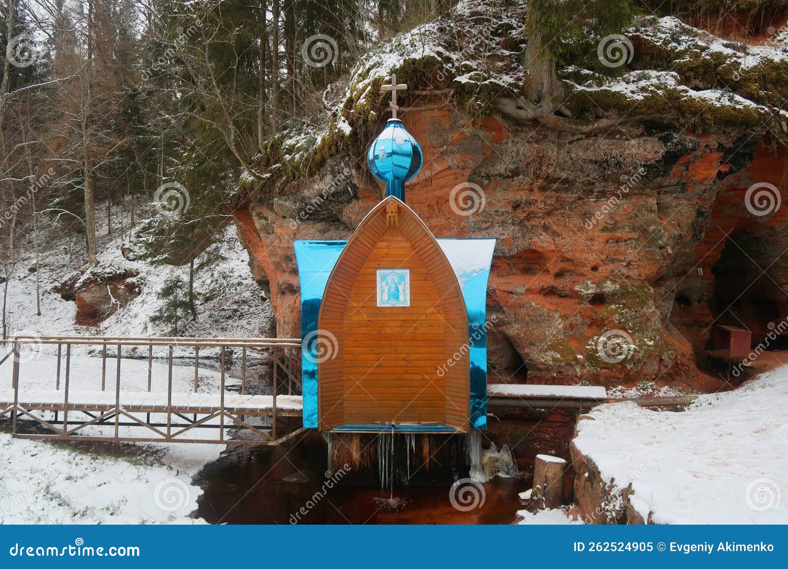 Holy spring in karst caves stock image. Image of shrine - 262524905
