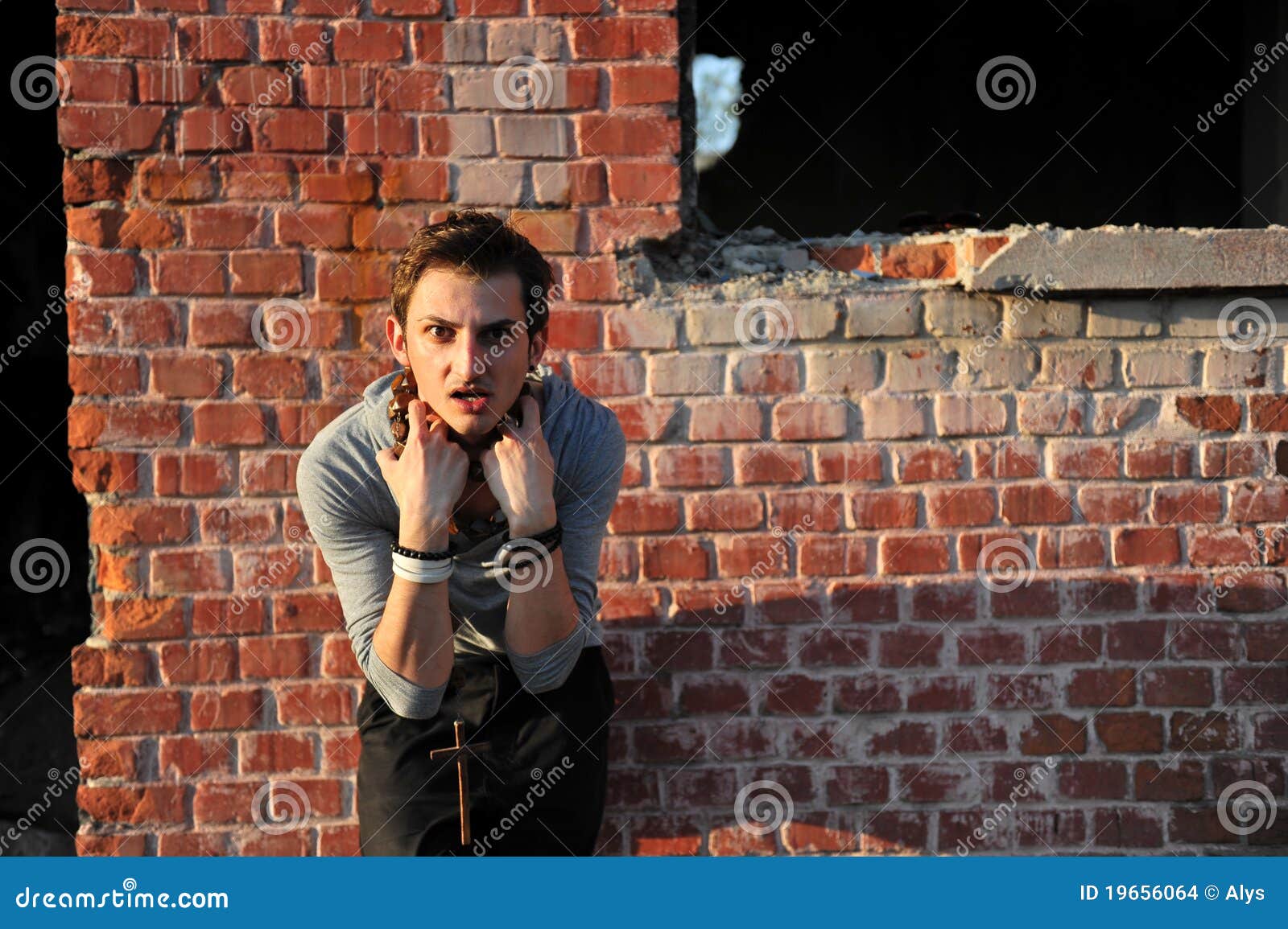 Hombre asustado foto de archivo. Imagen de enfermo, asustado - 19656064