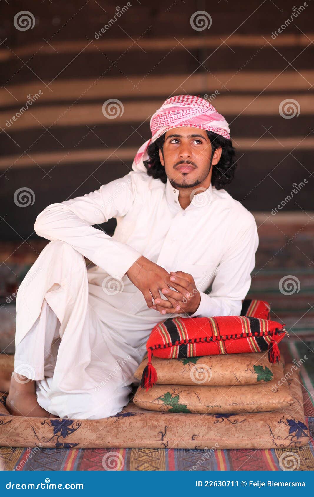 Hombre beduino foto editorial. Imagen de hombre, saudita - 22630711