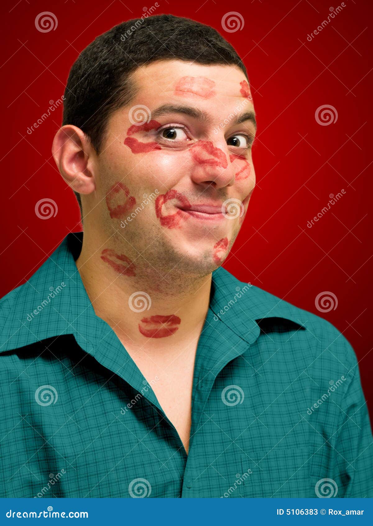 Hombre besado imagen de archivo. Imagen de cubierto, lipstick - 5106383
