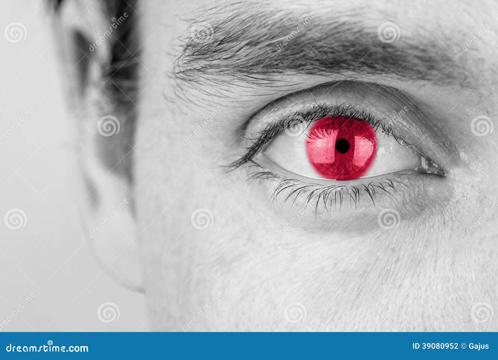 Hombre con el ojo rojo foto de archivo. Imagen de vampiro - 39080952