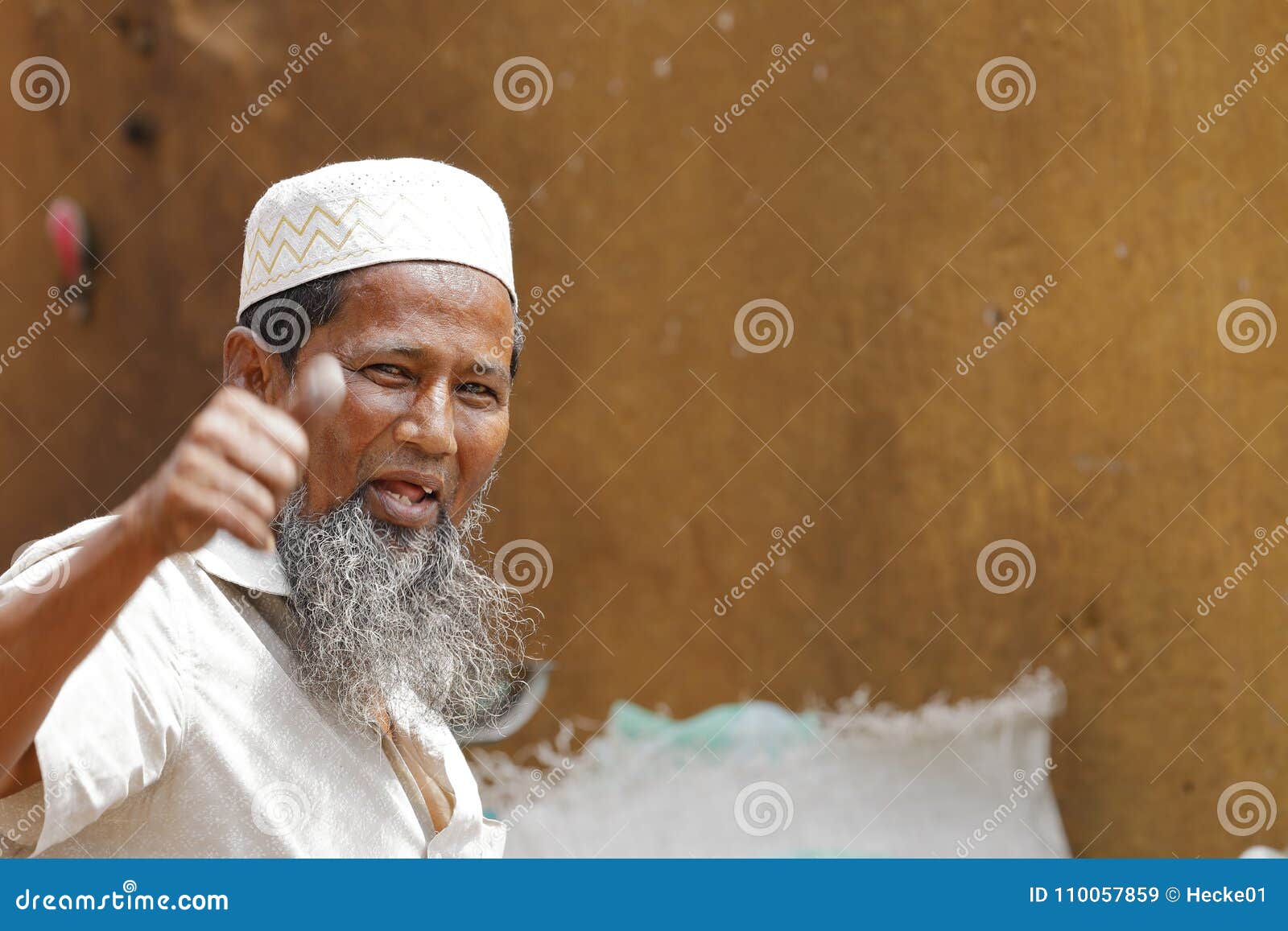 Hombre Con La Barba De Sri Lanka Imagen de archivo - Imagen de ...