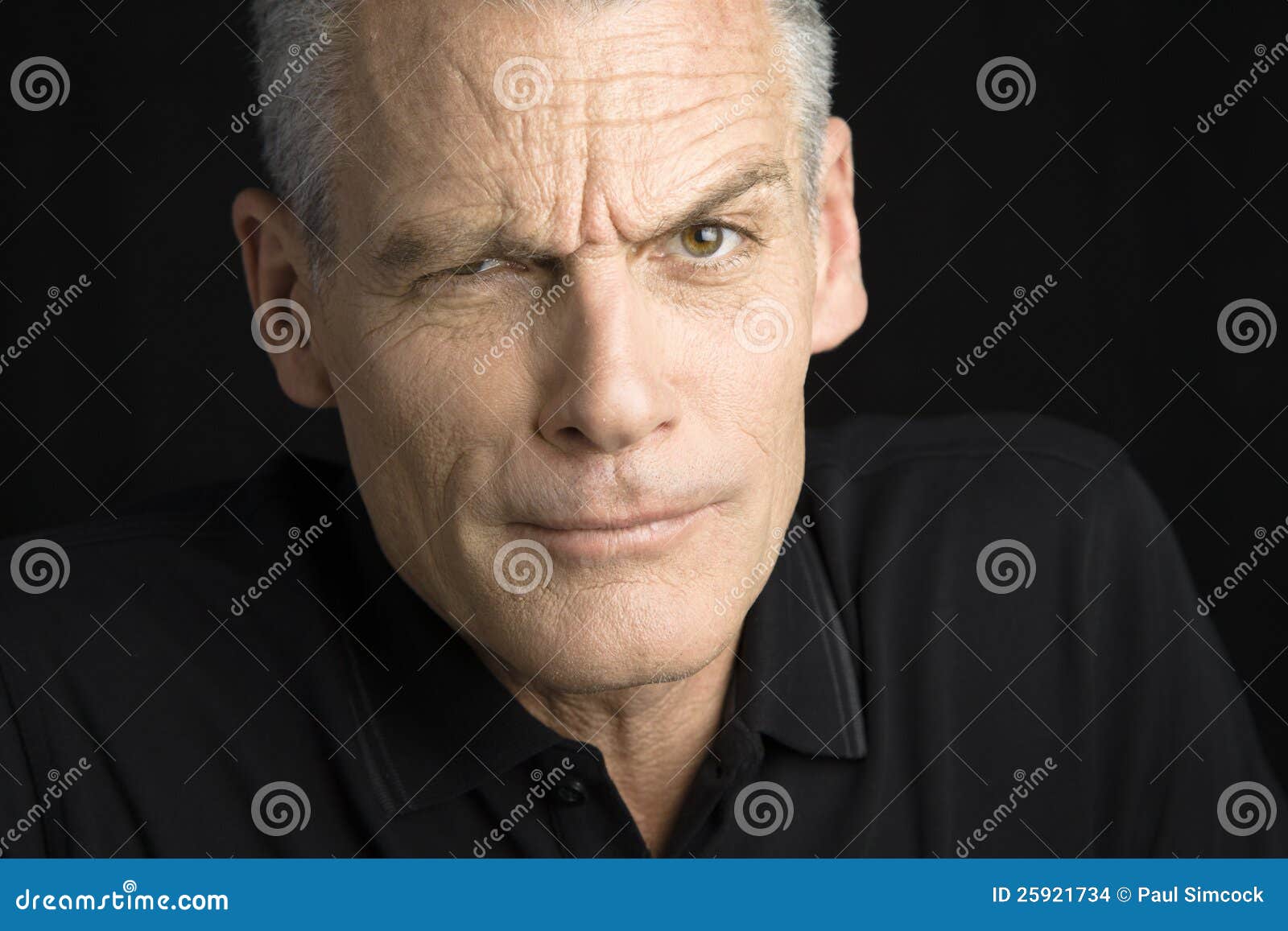 Hombre Con La Ceja Levantada Foto de archivo - Imagen de levantado ...