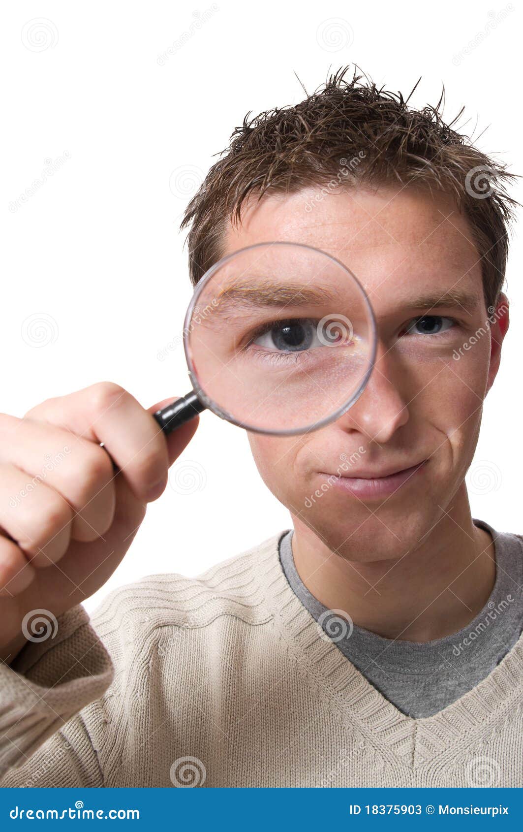 Hombre con la lupa imagen de archivo. Imagen de hombre - 18375903