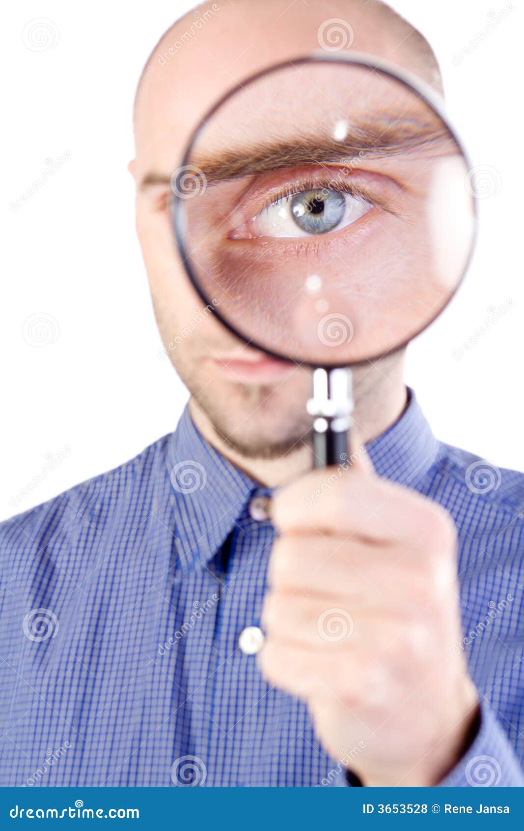 Hombre con la lupa foto de archivo. Imagen de contemplar - 3653528