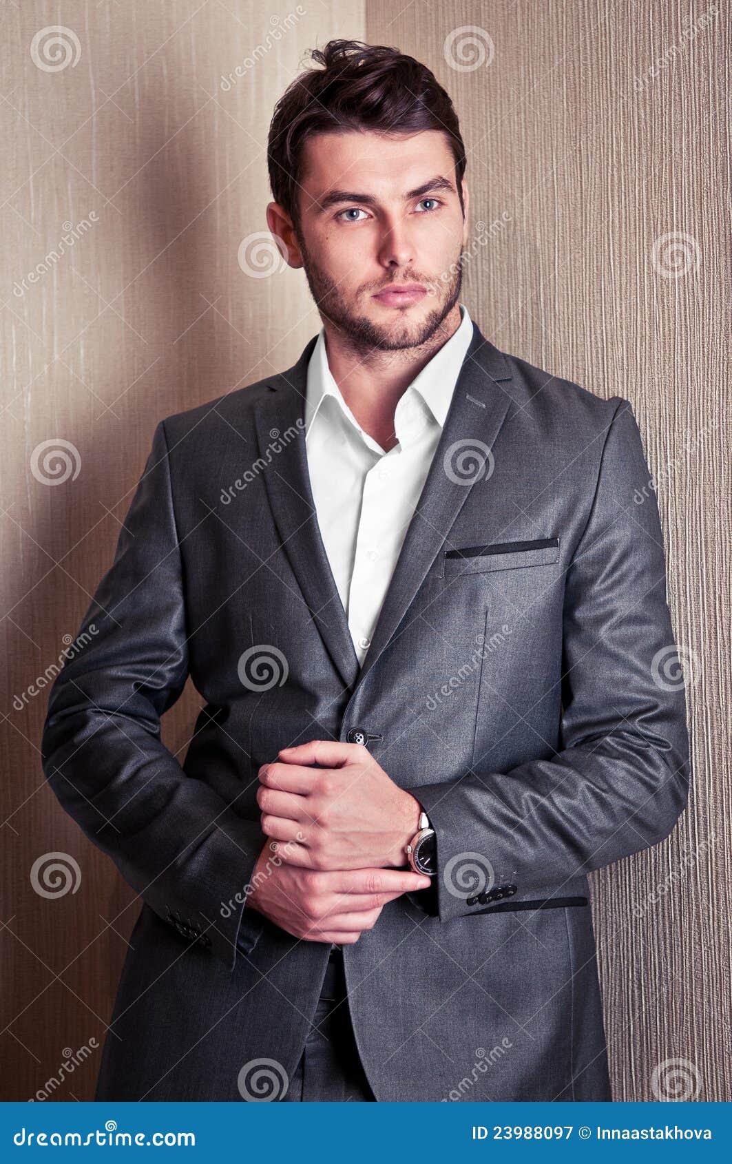 Hombre confidente imagen de archivo. Imagen de gente - 23988097