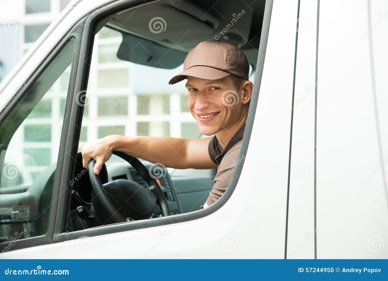 Hombre De Entrega Que Conduce a Van Foto de archivo - Imagen de feliz ...