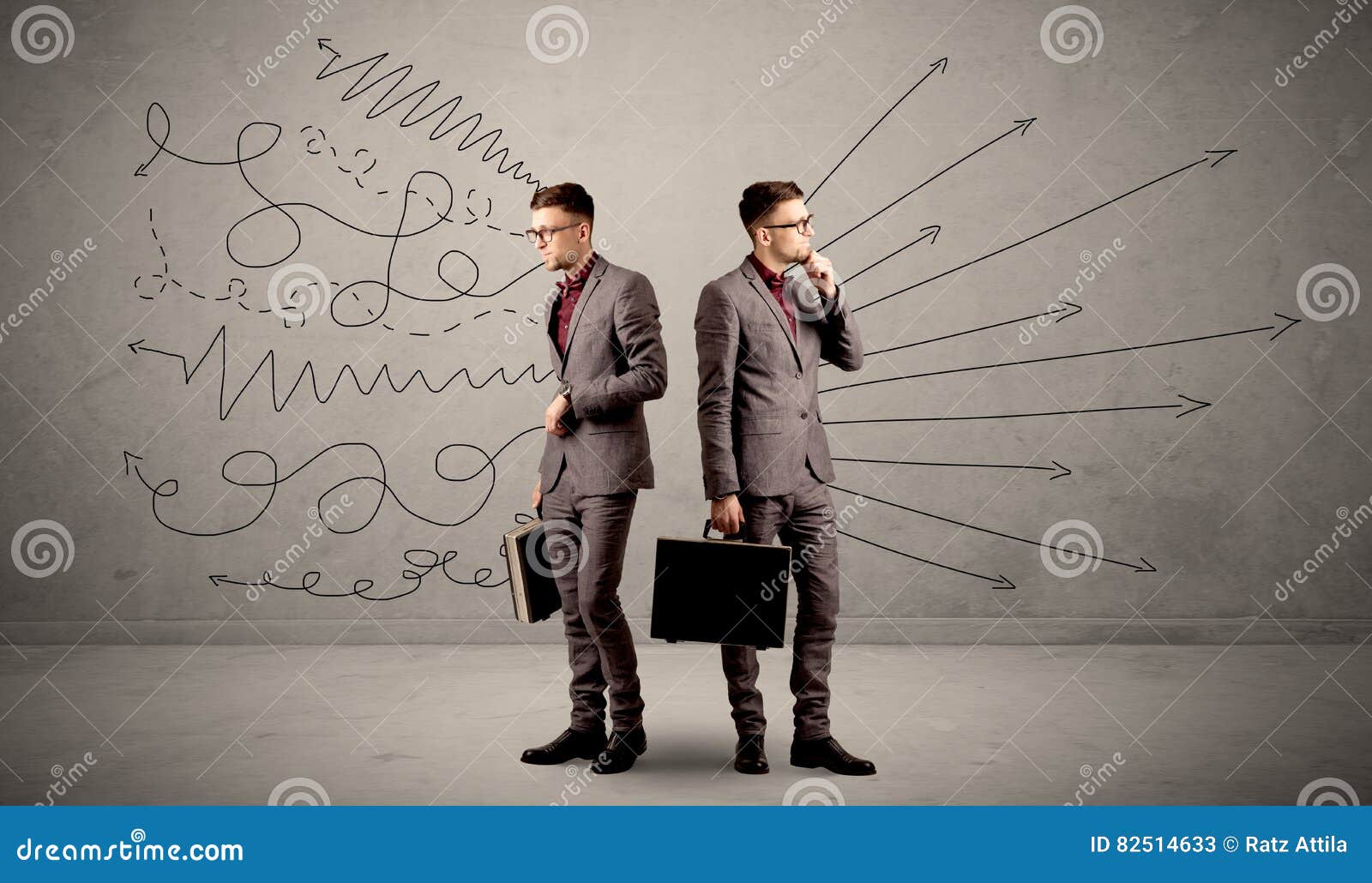 Hombre De Negocios Con Dos Opciones Imagen de archivo - Imagen de ...