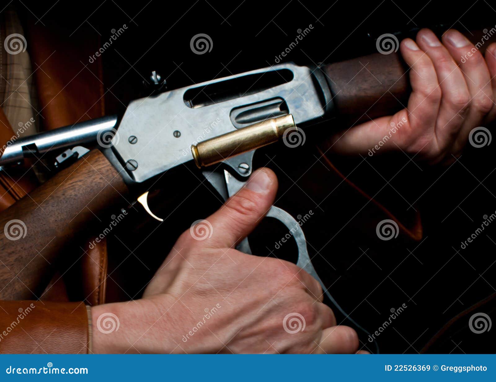 Hombre del rifle imagen de archivo. Imagen de redondo - 22526369