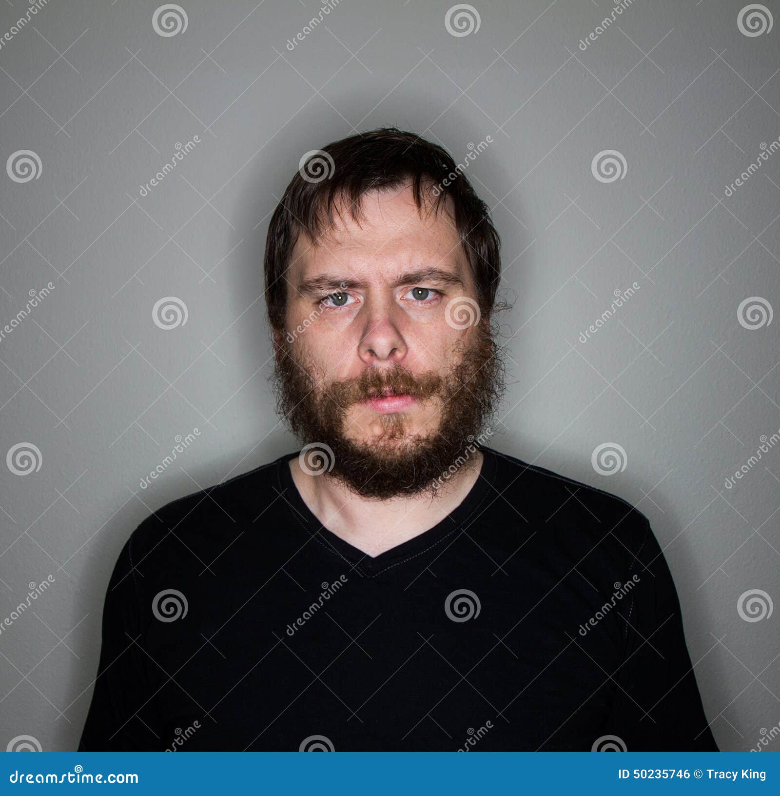 Hombre desalinado foto de archivo. Imagen de humano, tensionado - 50235746