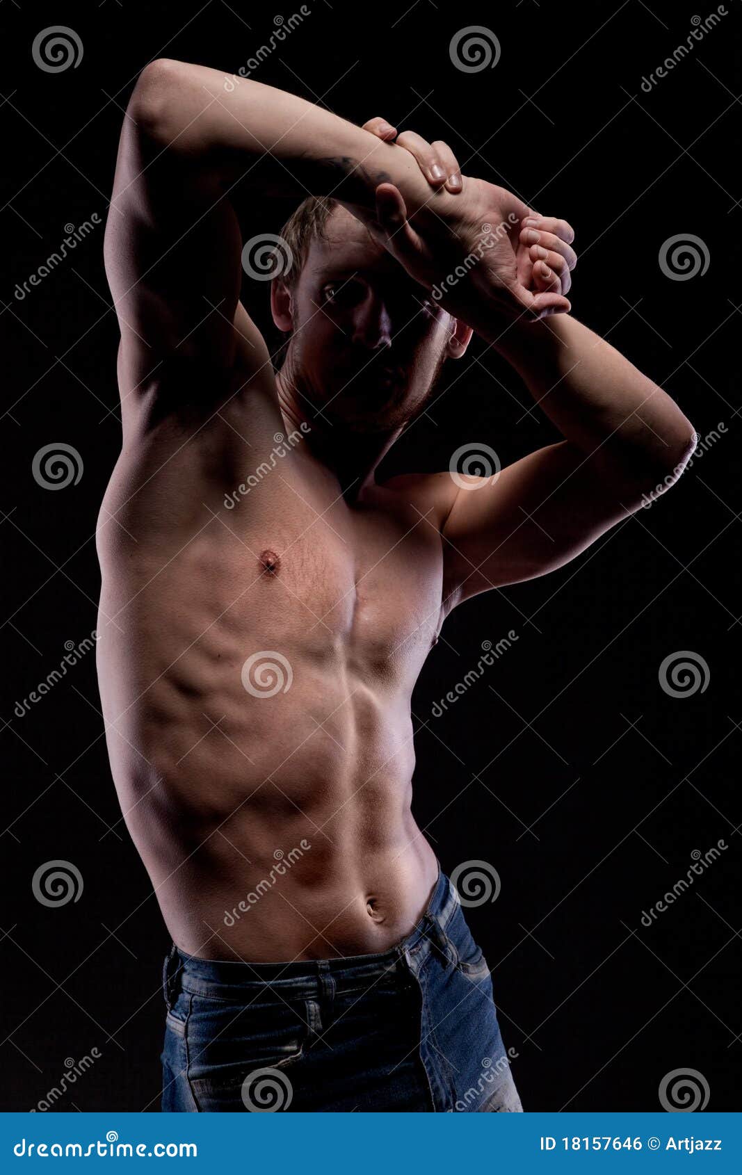 Hombre Descubierto Muscular Foto de archivo - Imagen de mano, belleza ...