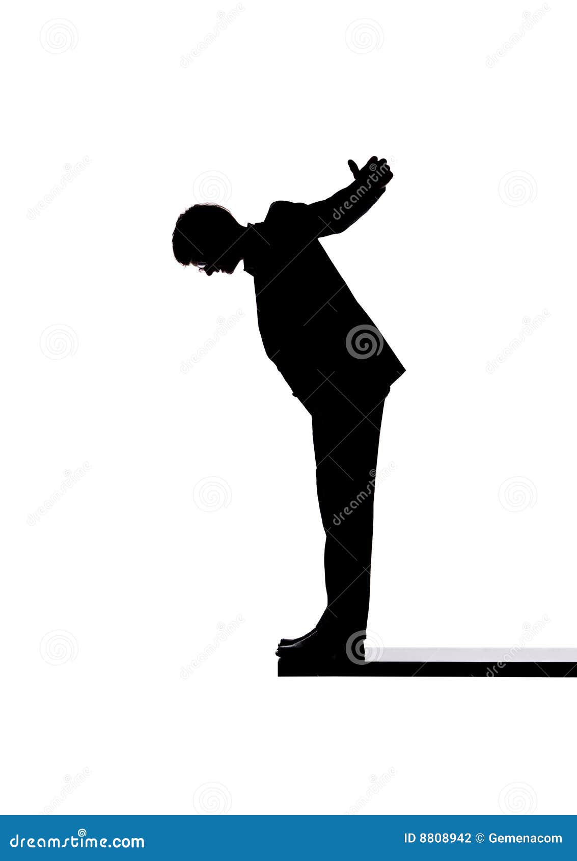 Hombre en el borde foto de archivo. Imagen de equilibrio - 8808942