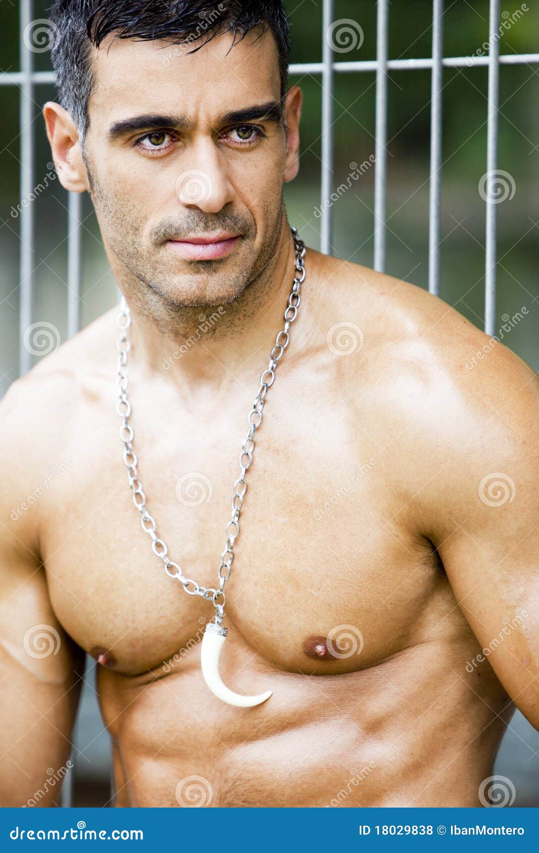 Hombre grosero atractivo foto de archivo. Imagen de malo - 18029838